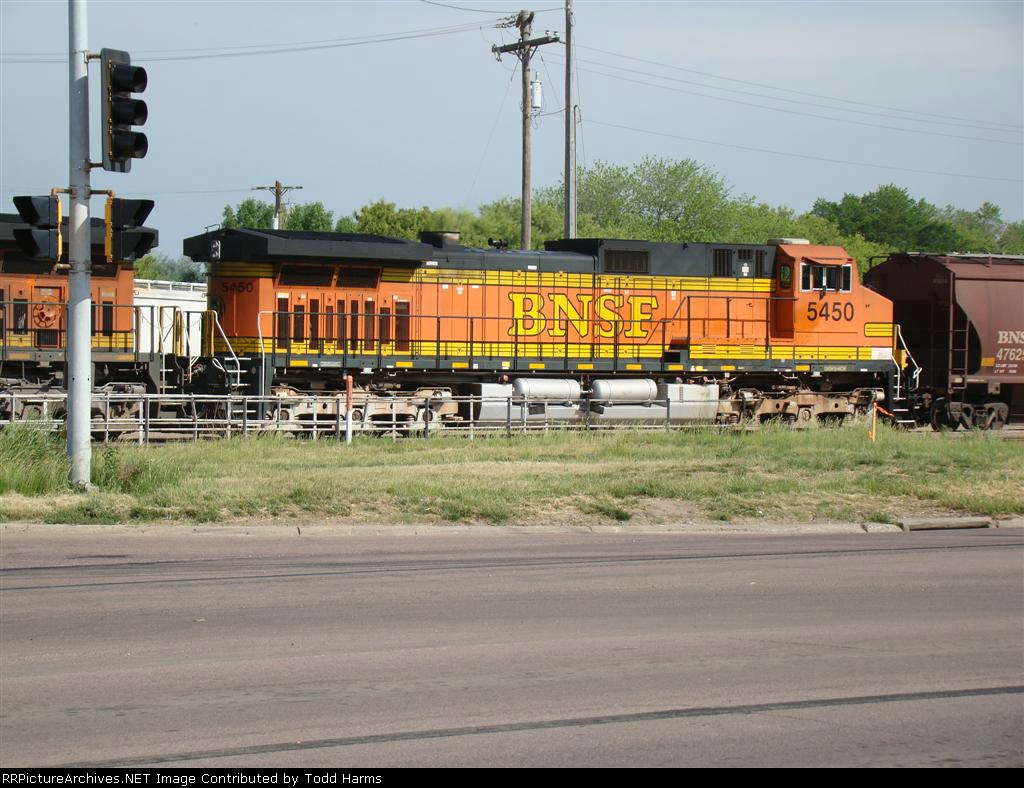 BNSF 5450